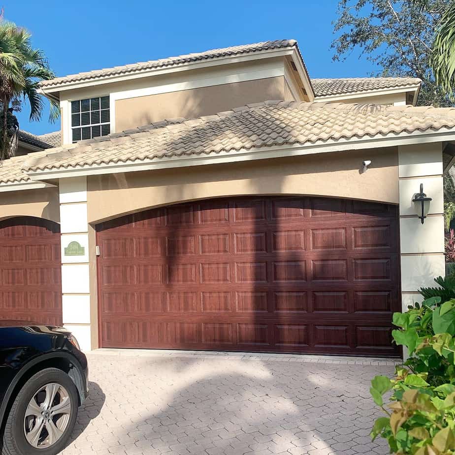 Pro Garage Doors - Garage Door Repairs & Replacement Service -24/7 ...